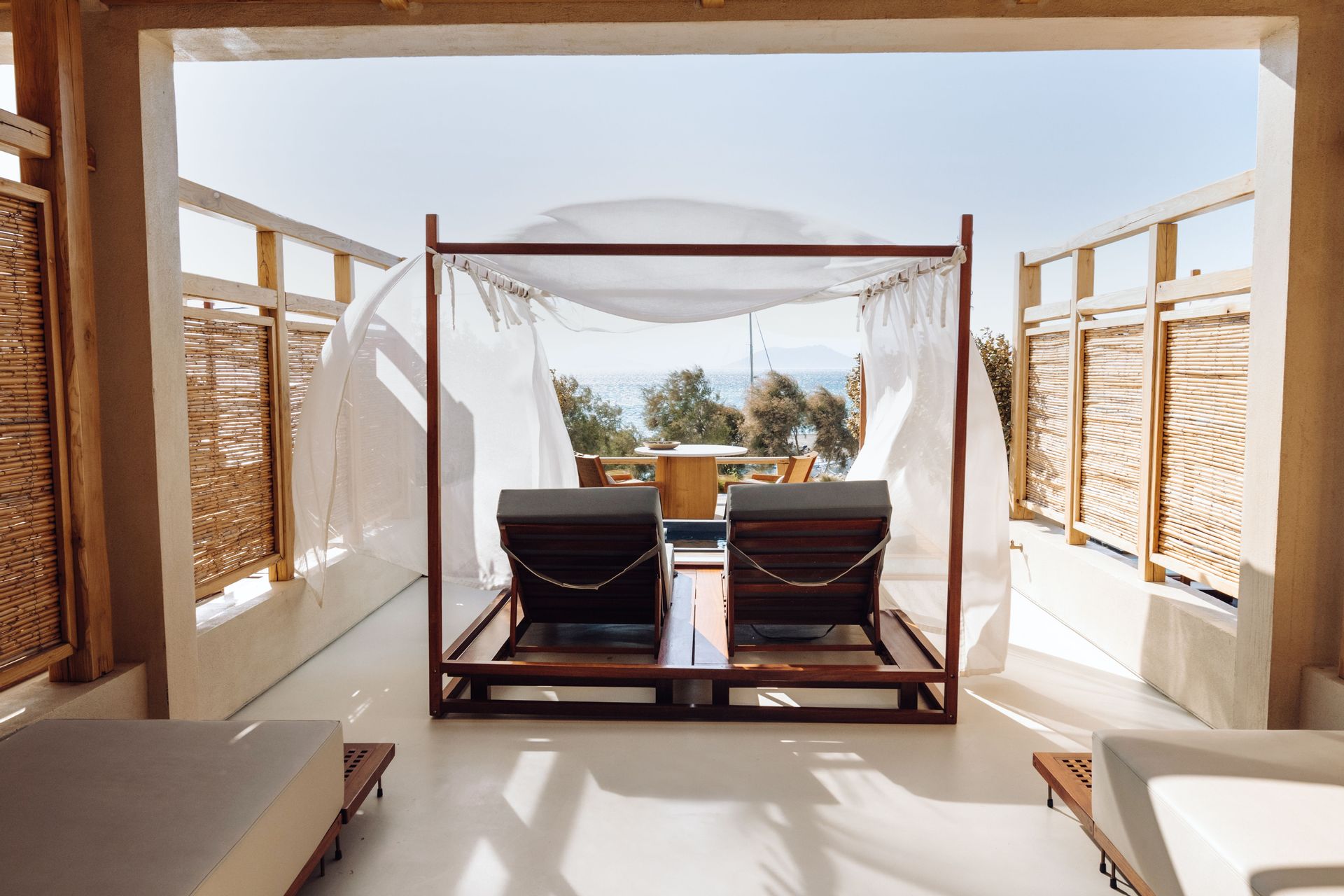 Sky Residence - Book in Greece